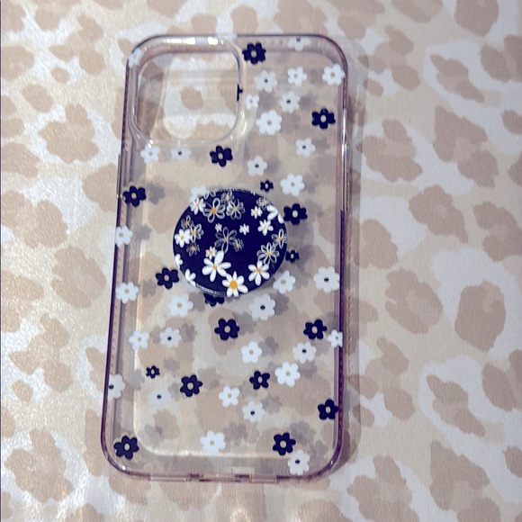Onn | Cell Phones & Accessories | Iphone 4 Pro Max Black White Daisy ...